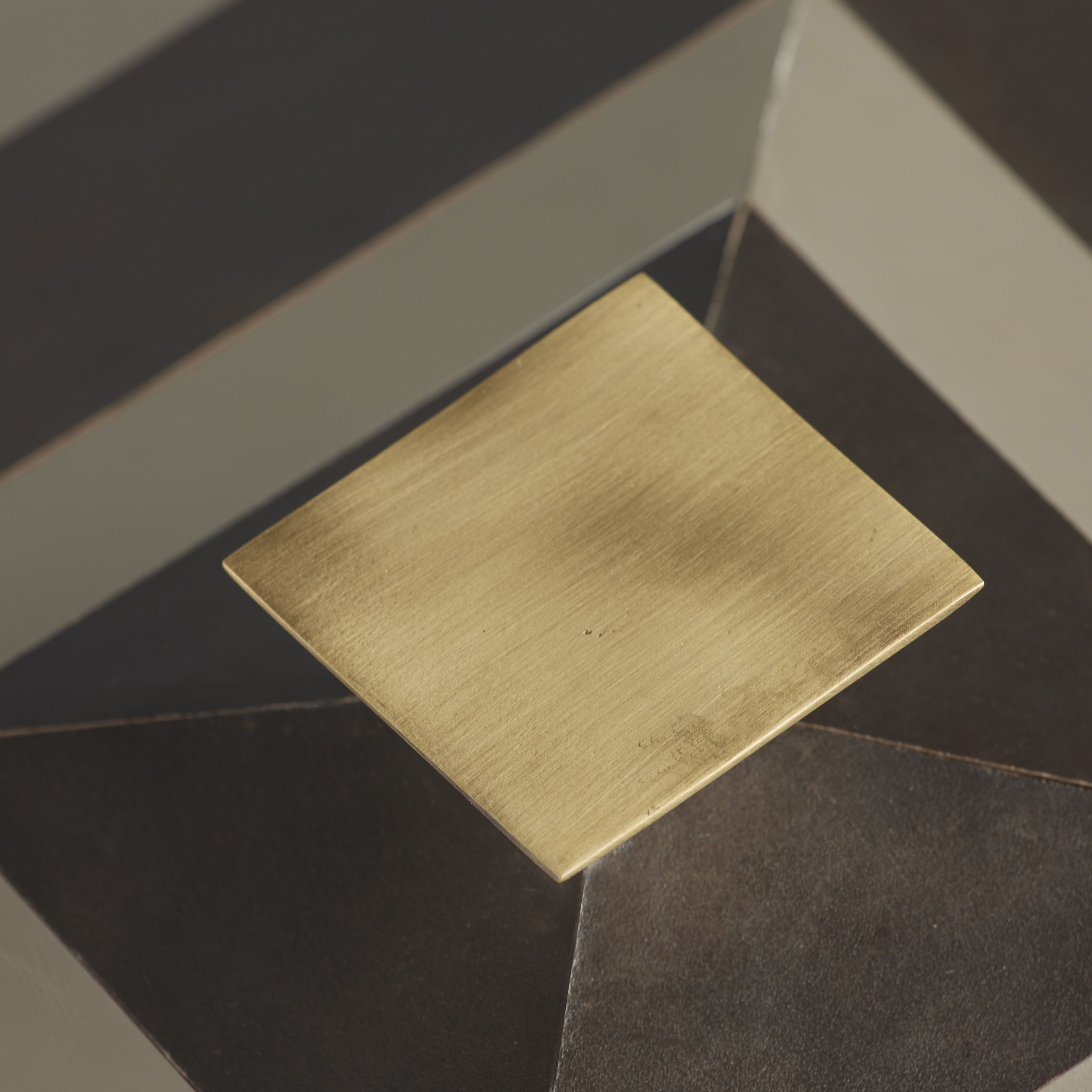 ARI13 - Cheshire Box - Dove