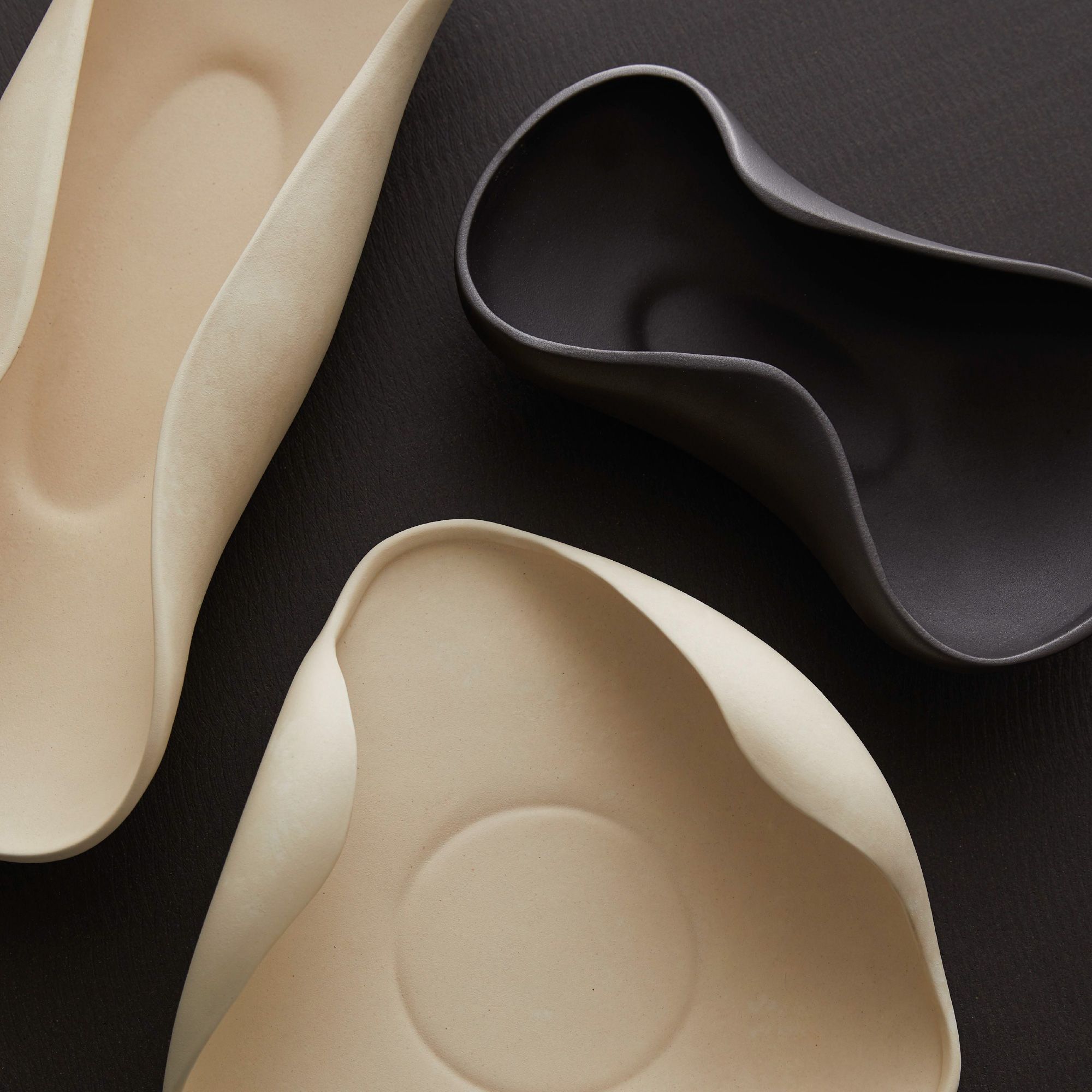 DA1001 - Roll Trays, Set of 3 - Matte Black and Matte White