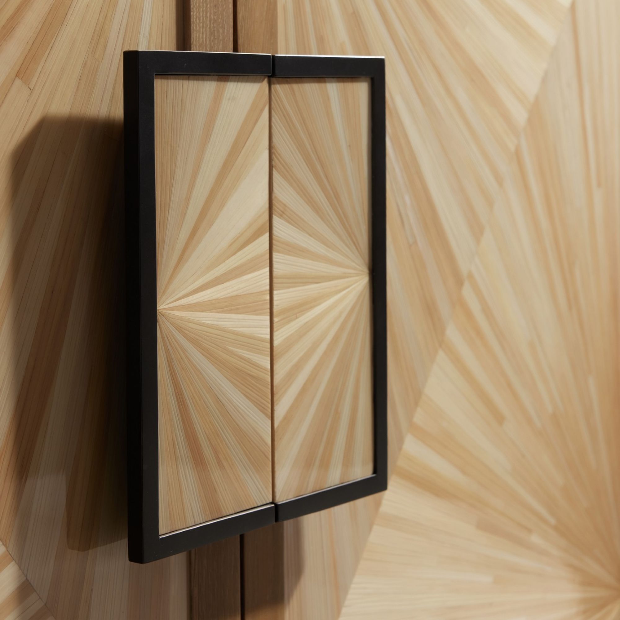 FNS10 - Bianca Cabinet - Blonde Straw Marquetry